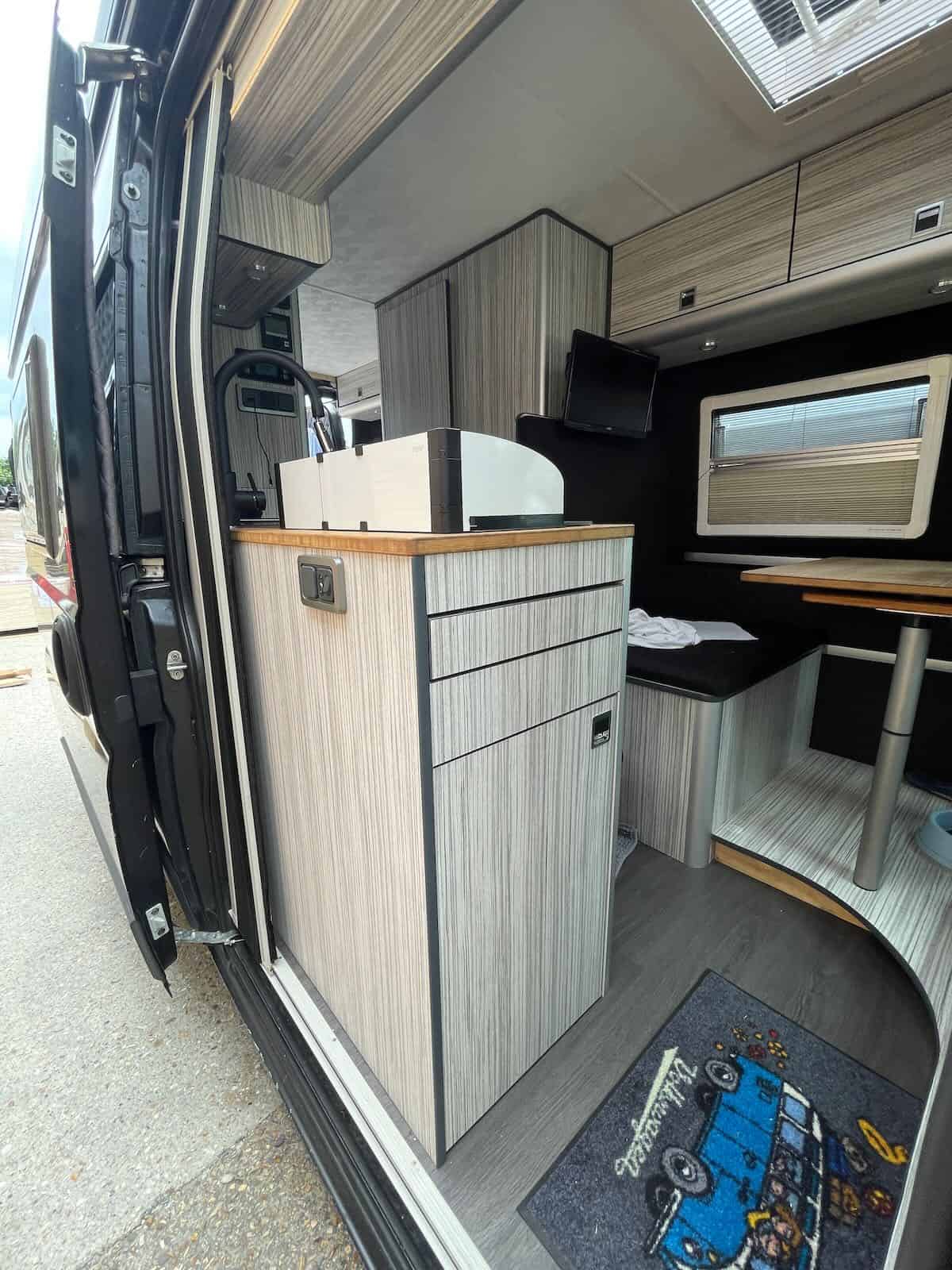 evo units in Ducato style van – 1 – EVO Design